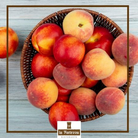 Pesche gialle, bianche e nettarine: proprietà e differenze. - LA ...